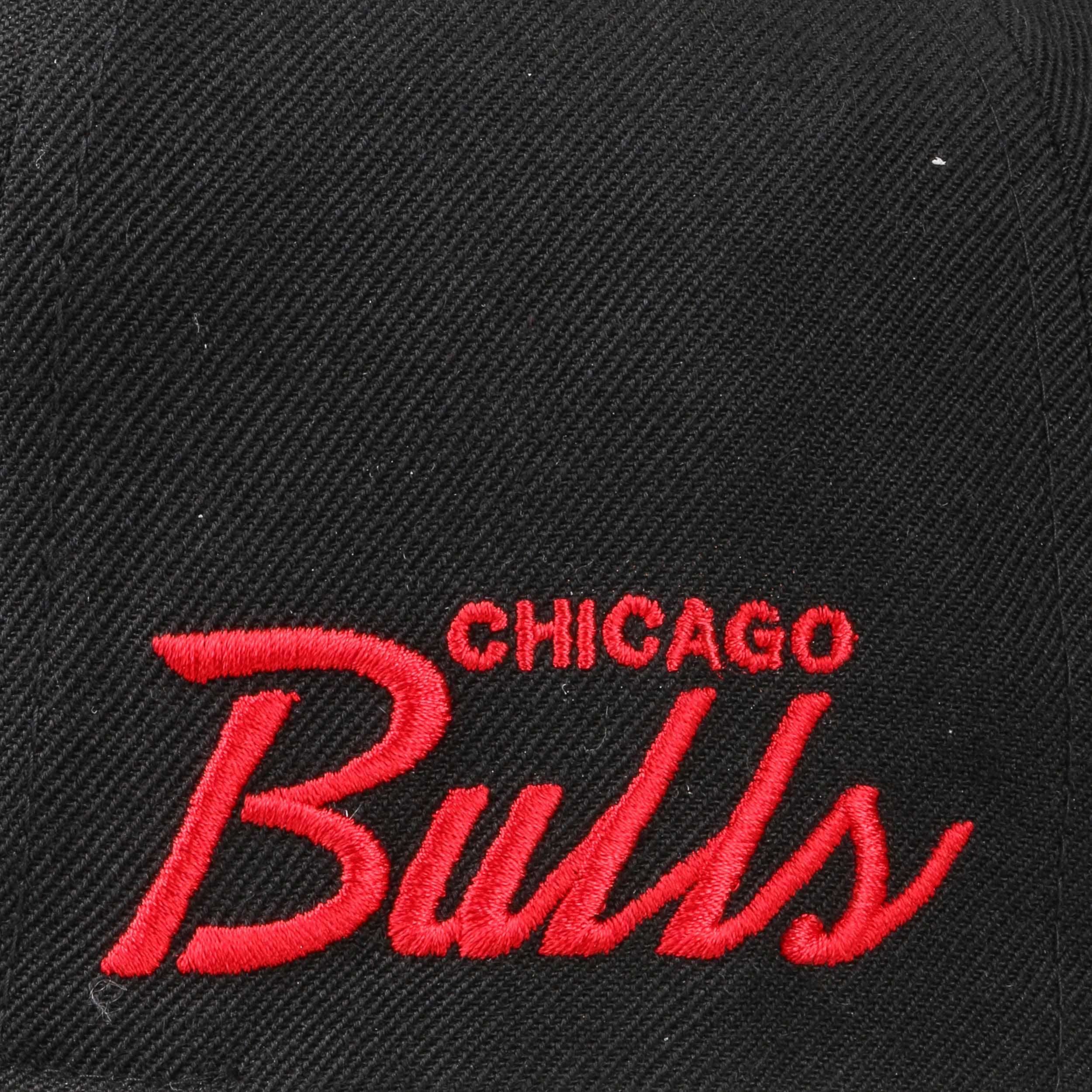 Arch-Bound Bulls Pet by Mitchell & Ness - € 34,95