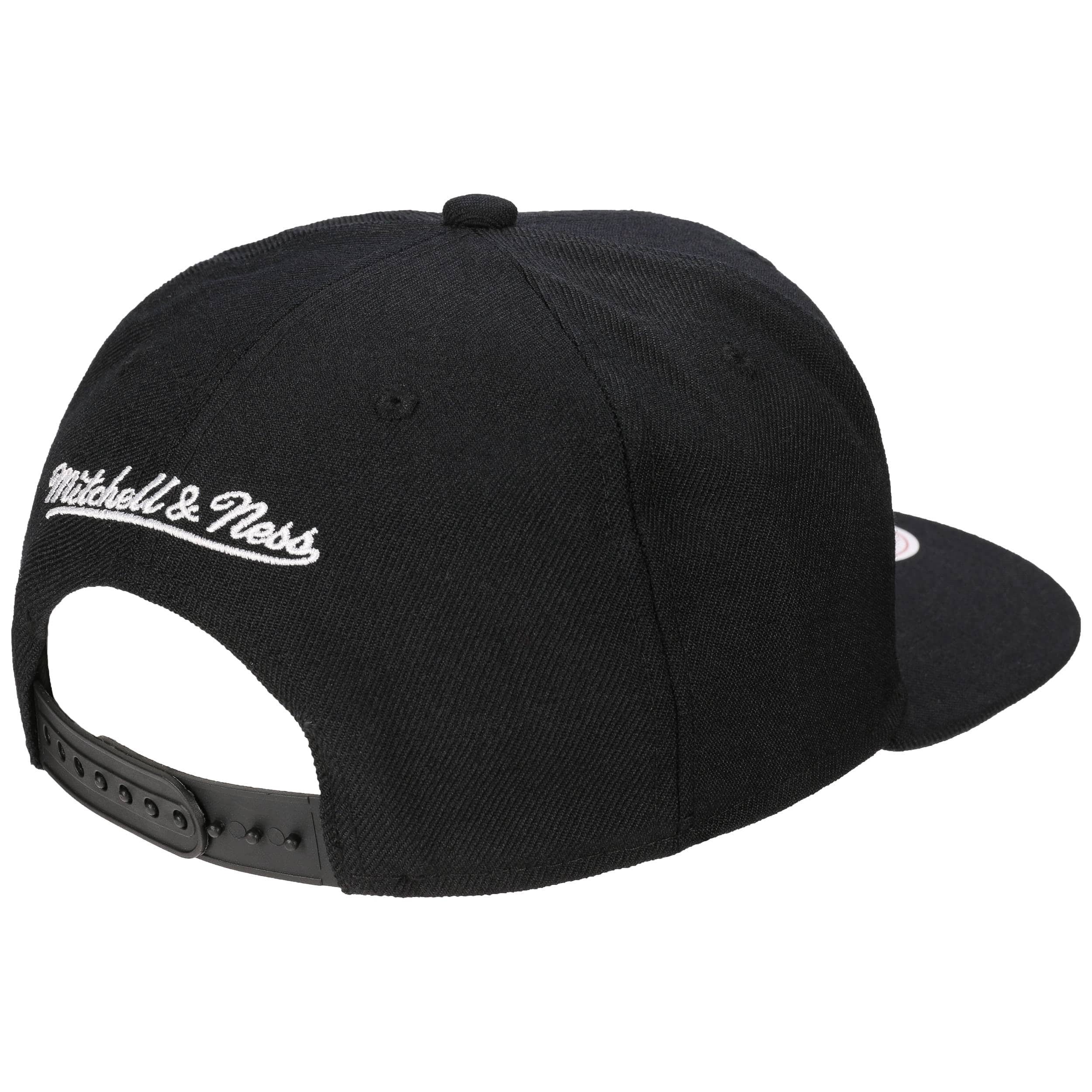 B&W LA Kings Cap by Mitchell & Ness - € 24,95