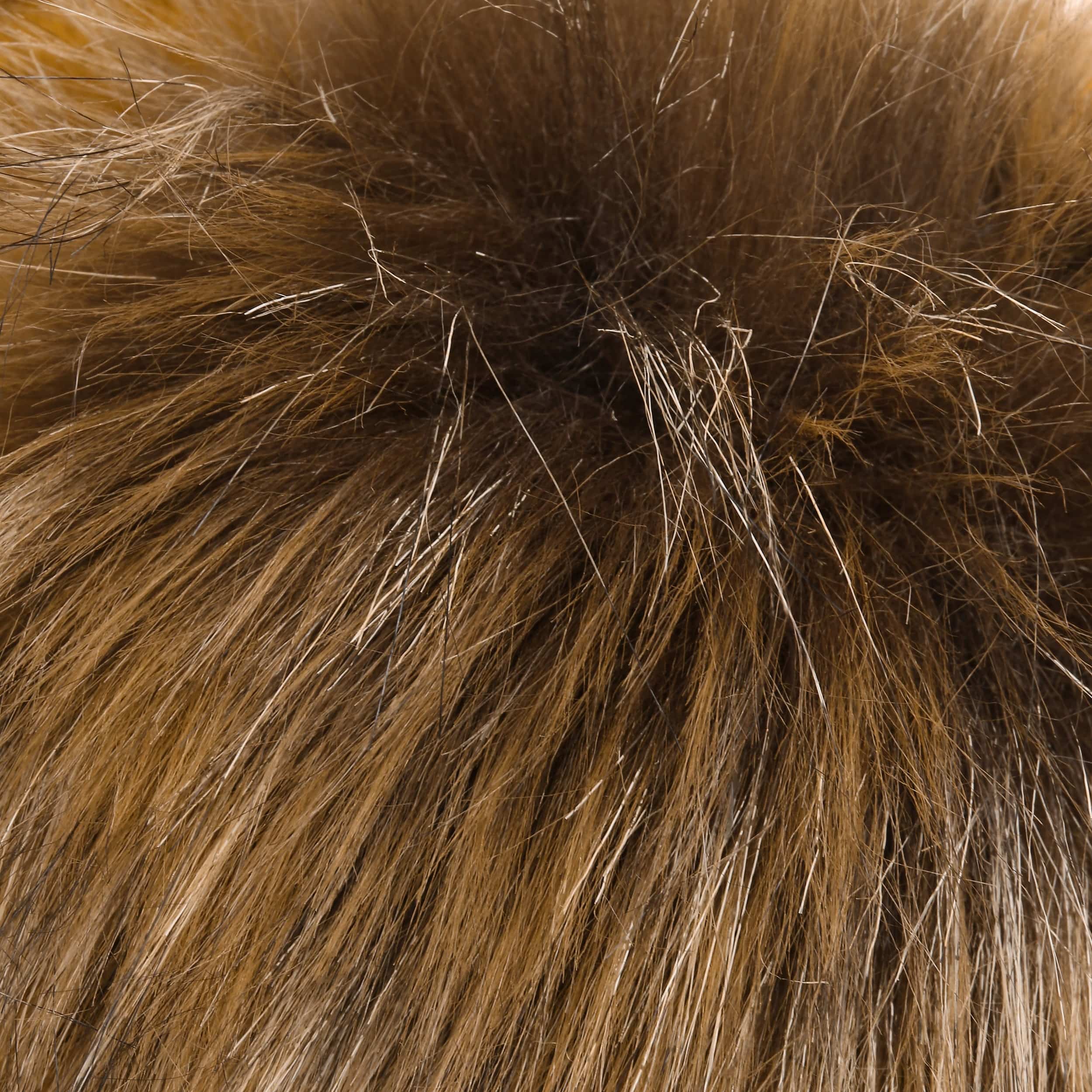 Muts van Gevilte Wol met Pompon by Seeberger - € 69,95