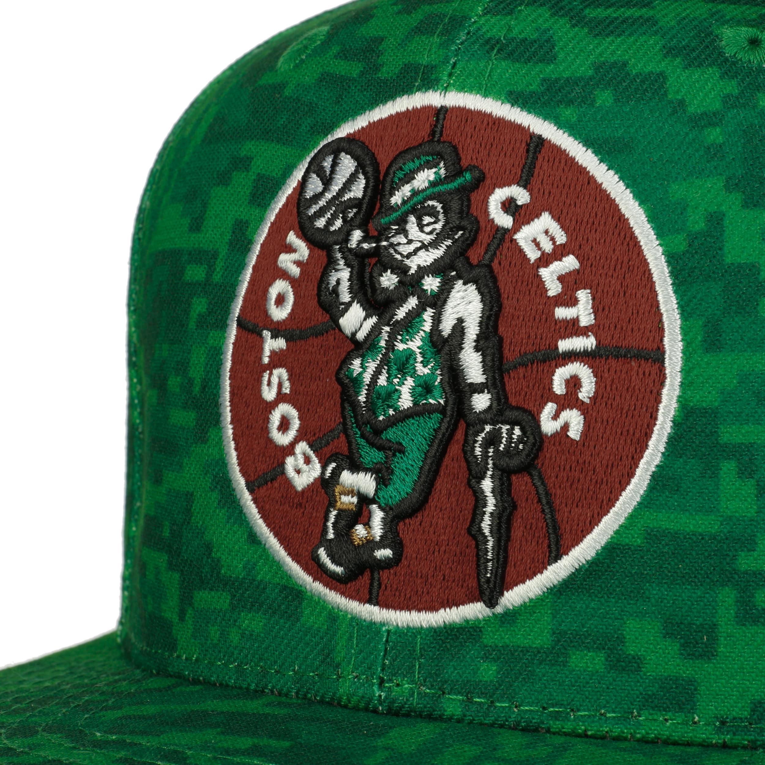 Team Digi Celtics Pet by Mitchell & Ness - € 39,95